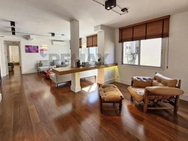 Cobertura com Design Exclusivo e Sofisticação no Coração de São Paulo
