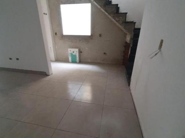 Cobertura com elevador com 2 dormitórios 1 suíte, 3 banheiros, sala, cozinha, área de serviço, 1 v
