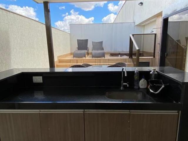 COBERTURA COM JACUZZI SENDO DUAS SUÍTES PLANTA DO IMÓVEL MUITO BEM DIVIDIDA!