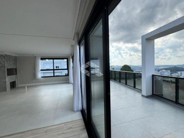 Cobertura com linda vista!