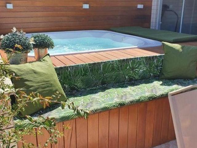 Cobertura com piscina, 3 quartos, 232² privativos elevador Jardim Planalto