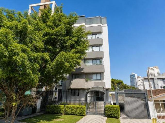 Cobertura com piscina, 3 quartos, 2 vagas, com 172 m² privativos