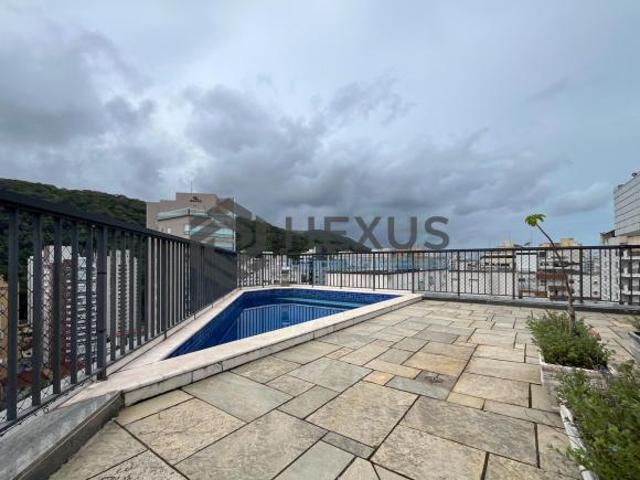 Cobertura com piscina e churrasqueira na Praia das Pitangueiras, Guaruja