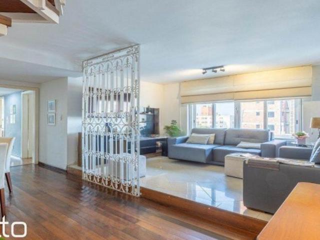 Cobertura com Piscina e Churrasqueira no Petrópolis – 205m² Privativos