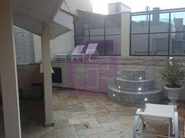 Cobertura, com piscina e churrasqueira, reformada! Enseada, proximo da Praia