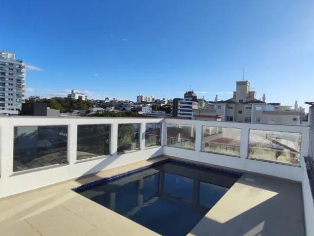 Cobertura com piscina para locação — balneário