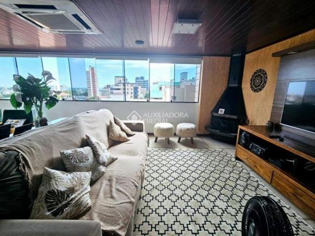 Cobertura com terraço 360°, piscina, 3 quartos com 3 vagas em 320m² privativos no Jardim Planalto