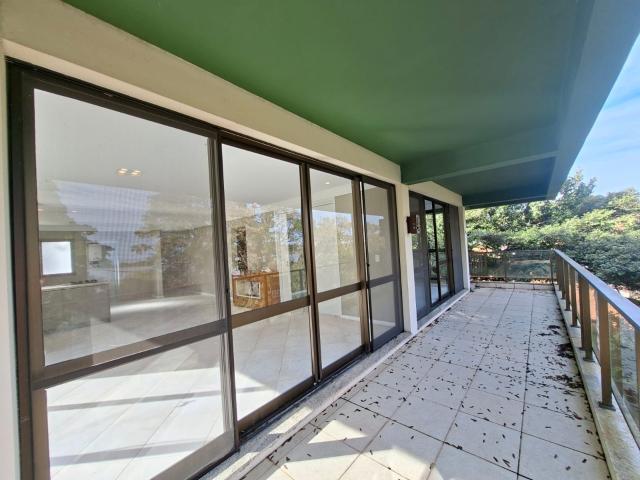 Cobertura com Terraço, Vista Permanente para o Guaíba e 2 Dormitórios