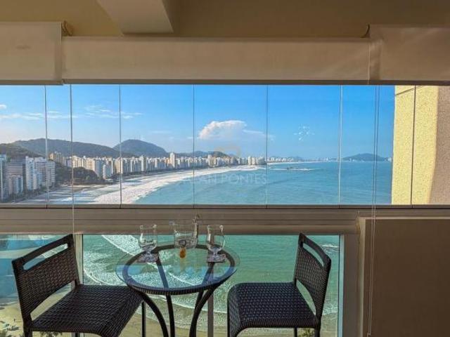 Cobertura com vista frente ao mar no Guaruja, imóveis de alto padrão