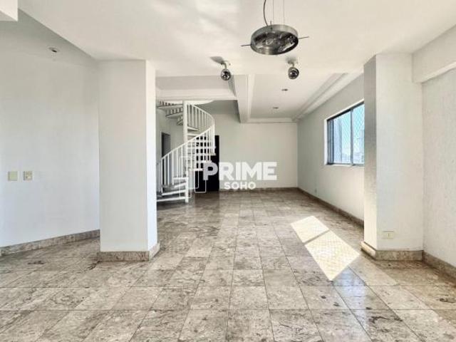 Cobertura com Vista Panorâmica e Potencial para Retrofit