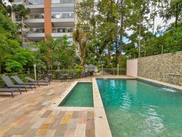 Cobertura com Vista para a Serra do Mar, 3 Quartos e Terraço Gourmet no Bacacher