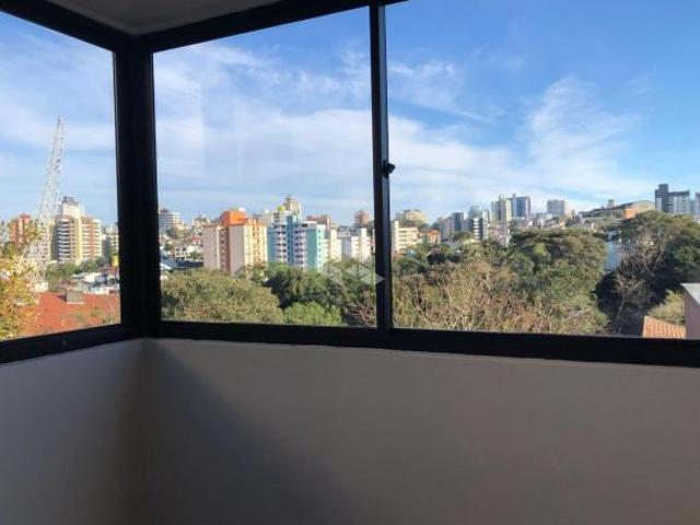 Cobertura com 03 dormitorios a venda central no bairro Lourdes em Santa Maria