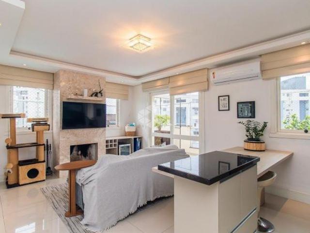 Cobertura com 158m², 3 quartos, 1 suíte, 2 vagas, no bairro Chácara das Pedras em Porto Alegre