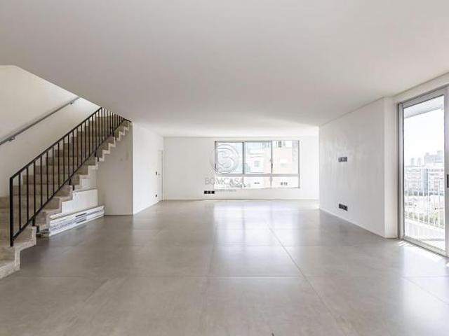 Cobertura com 172.46 m² e 03 vagas na garagem