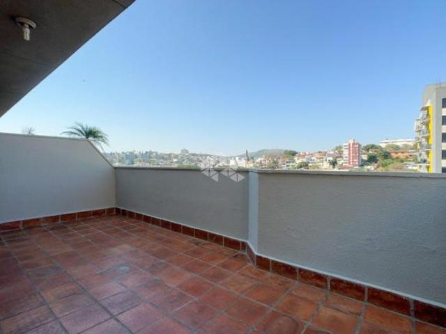 Cobertura com 174 m², 3 dormitórios com dependência e 2 vagas separadas