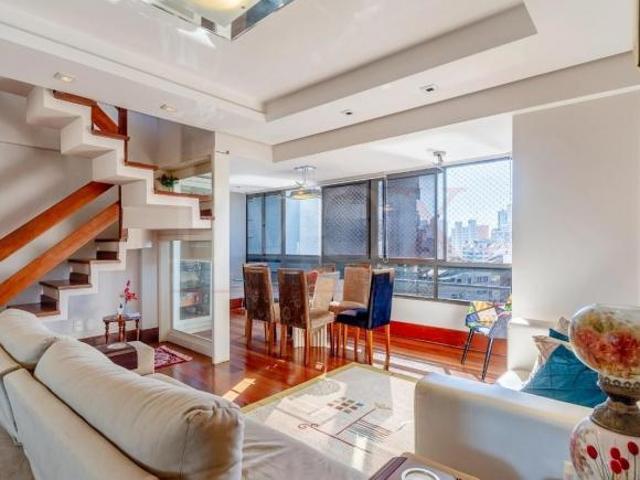 Cobertura com 175m² e 3 dormitórios, 1 suíte, 2 vagas no bairro Bela Vista