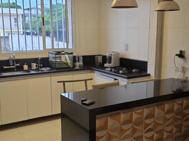 Cobertura com 180m², conforto espaço gourmet ideal para celebrações em família e amigos
