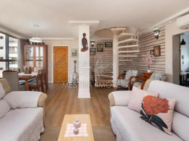 Cobertura com 244 m² muito bem distribuídos, oferece conforto, privacidade e um estilo de vida