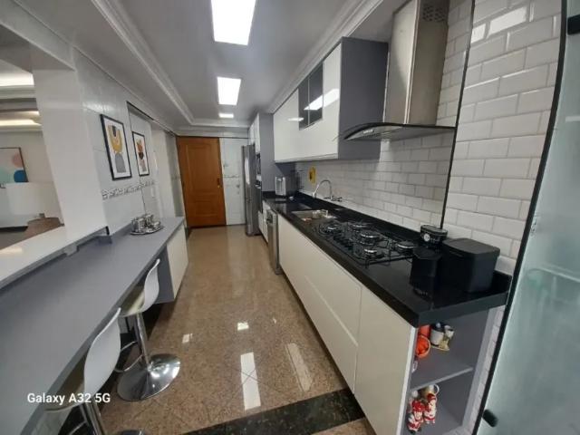 Cobertura com 278 metros quadrados com 4 dormitórios, 3 suítes em Aviação Praia Grande SP