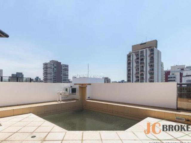 Cobertura com 206 m² de área útil