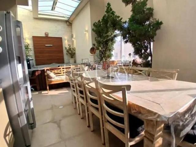 Cobertura com 223 m², 4 quartos sendo 2 suítes à venda no bairro Alto da Lapa