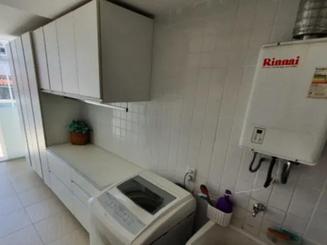 Cobertura com 230 metros quadrados com 4 quartos sendo 2 suites
