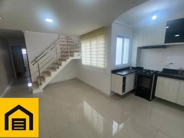 Cobertura com 2 dormitórios à venda, 96 m² por R$ 470.000,00 Parque São Vicente Mauá/SP