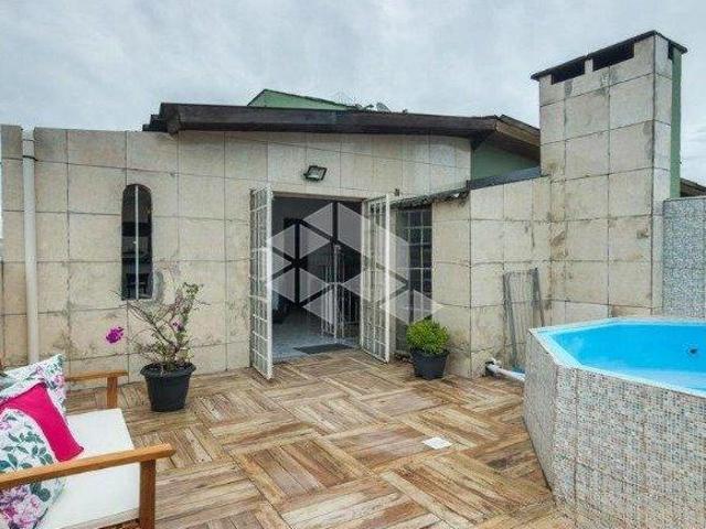 Cobertura com 2 dormitórios, terraço, piscina e garagem