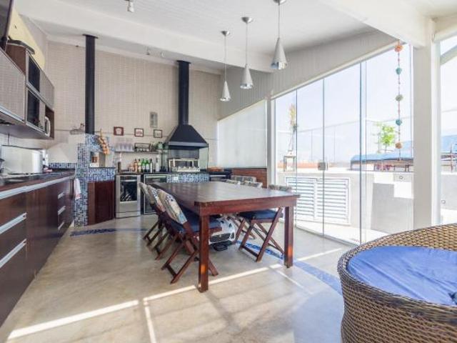 COBERTURA COM 2 SUÍTES E ESPAÇO GOURMET À VENDA NA SÃO FRANCISCO