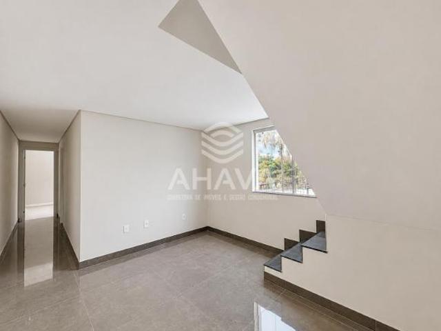 Cobertura com 2 Quartos à Venda, 100m², 1 Vaga, Bairro Copacabana, próximo à Avenida Portugal