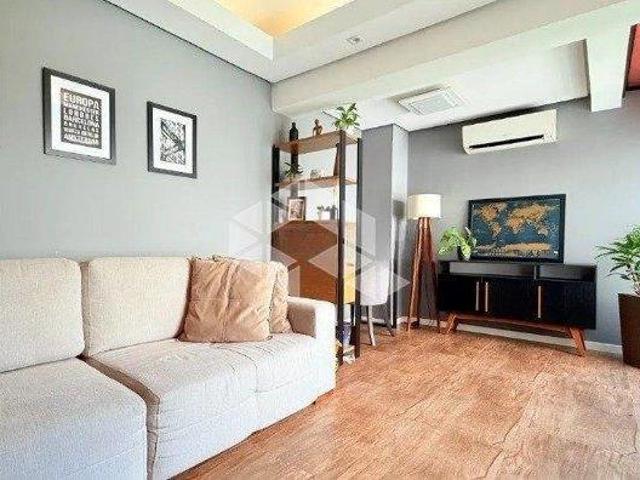 Cobertura com 2 quartos e 151m² e vaga à venda em Petrópolis