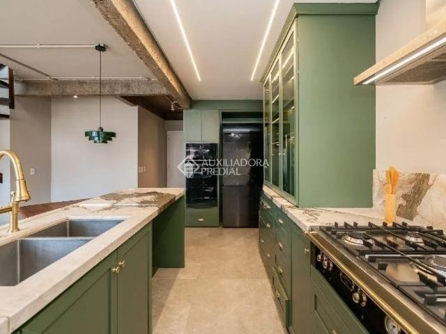 Cobertura com 2 quartos e 170m² para alugar em Rio Branco, Porto Alegre