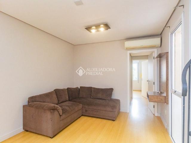 Cobertura com 2 quartos e 127m² para alugar em Santa Cecília, Porto Alegre