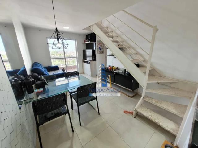 Cobertura com 2 Quartos e 2 banheiros à Venda, 110 m² por R$ 330.000
