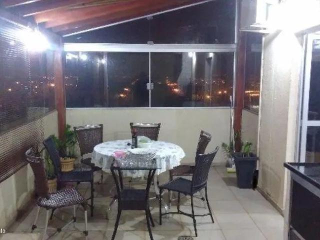 Cobertura com 2 Quartos e 2 banheiros à Venda, 90 m² por R$ 270.000