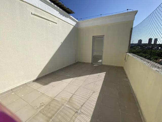 Cobertura com 2 Quartos e 2 banheiros à Venda, 97 m² por R$ 270.000