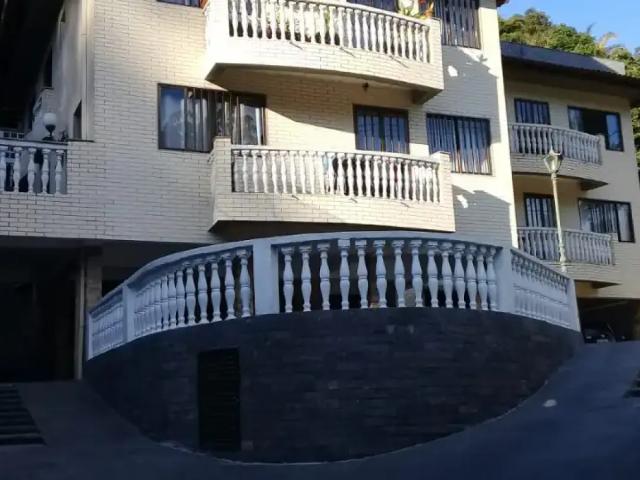 Cobertura com 2 quartos para alugar no Quarteirão Ingelheim, Petrópolis