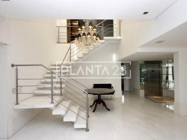 Cobertura com 374 m², 3 quartos sendo 3 suítes à venda no bairro Moema Pássaros