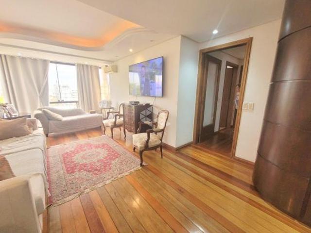 Cobertura com 3 dormitórios, 1 suíte e 2 vagas individuais no bairro Auxiliadora, Porto Alegre/RS