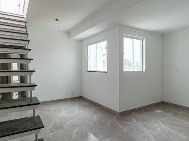Cobertura com 3 dormitórios à venda, 140 m² por R$ 600.000,00 Vila Pires San