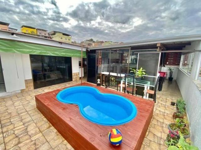 Cobertura com 3 dormitórios à venda, 180 m² por R$ 299.900,00 Nova Era Juiz de Fora/MG