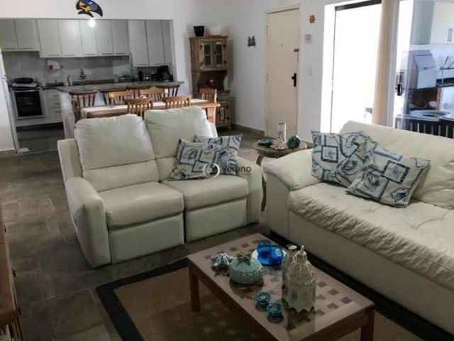 Cobertura com 3 dormitórios à venda, 200 m² por R$ 1.100.000,00 E