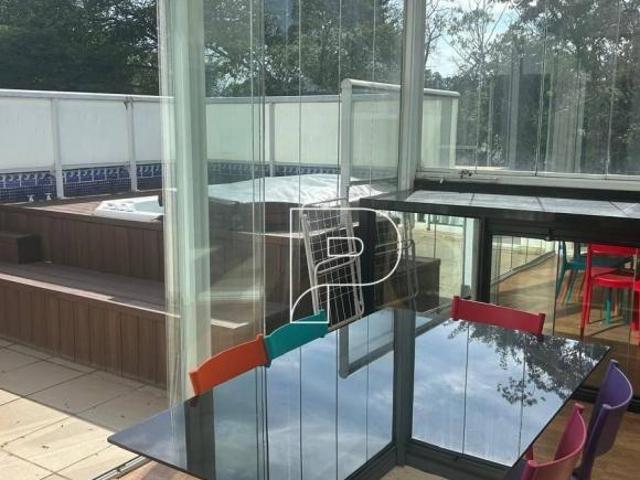Cobertura com 3 dormitórios à venda, 220 m² por R$ 950.000,00 Granja Viana Cotia/SP
