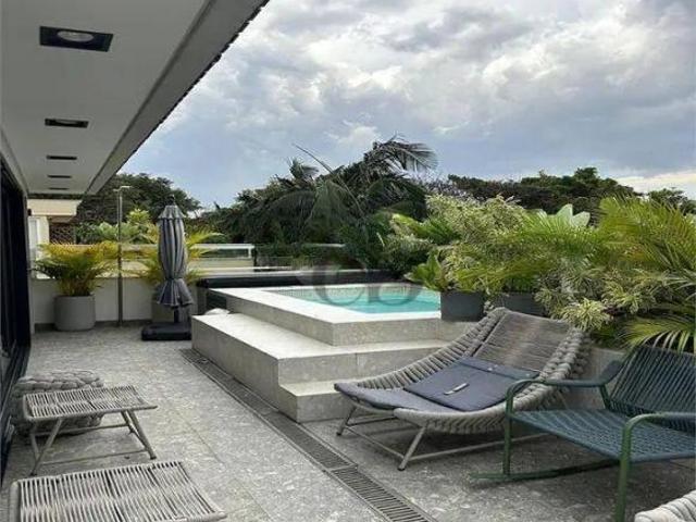 Cobertura com 3 dormitórios à venda, 240 m² por R$ 5.690.000,01 Alto de Pinheiros São Paulo/SP