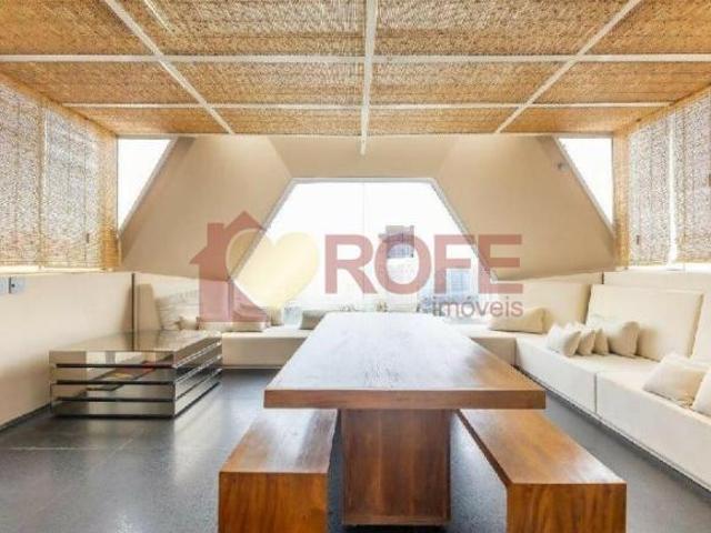 Cobertura com 3 dormitórios à venda, 271 m²