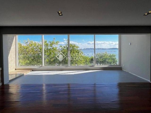 Cobertura com 3 suítes e 3 vagas na zona sul de Porto Alegre
