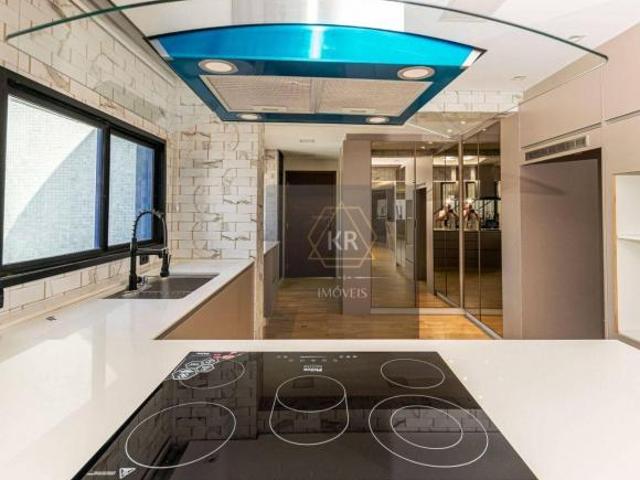 Cobertura com 3 Suites e 4 vagas de Garagem no Ecoville em Condominio Completo