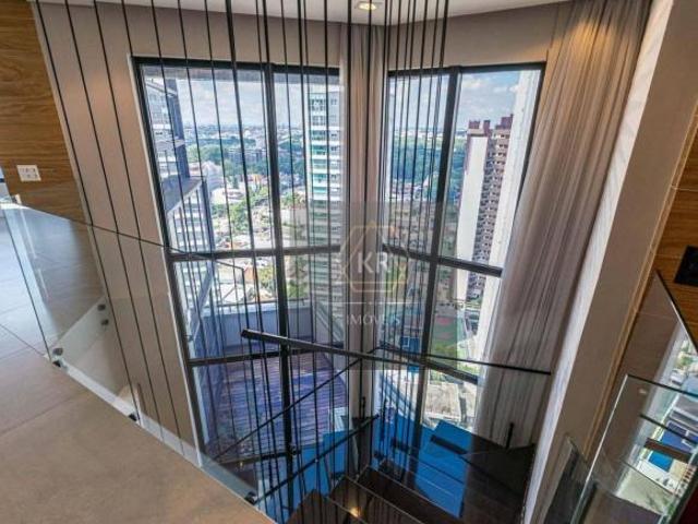 Cobertura com 3 Suites e 4 vagas de Garagem no Ecoville em Condominio Completo