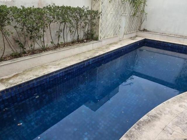 Cobertura com 3 suítes 8 vagas a venda no Morumbi