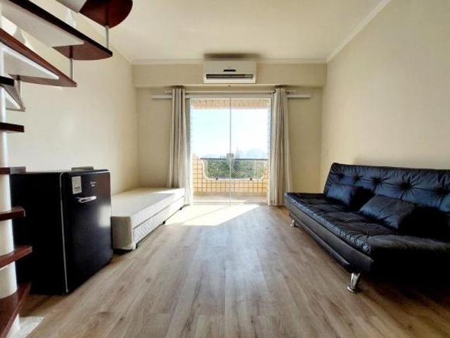 Cobertura à venda com 3 quartos, sendo 1 suíte, no condomínio Malaga, Guarujá